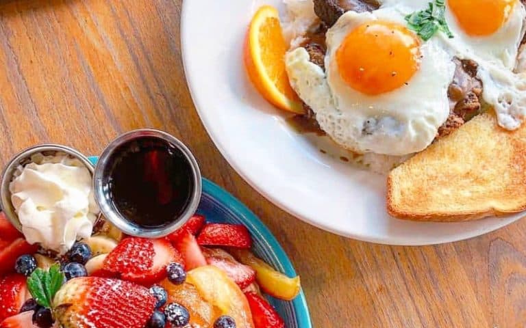 24 Restaurants That Serve the Best Breakfast in Oahu (2023)
