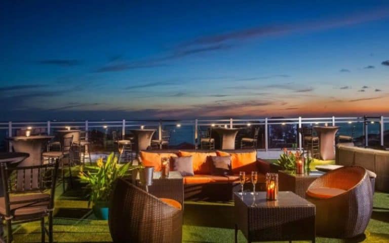 14 Rooftop Bars in Tampa for Sky-High Sips & Views (2025)