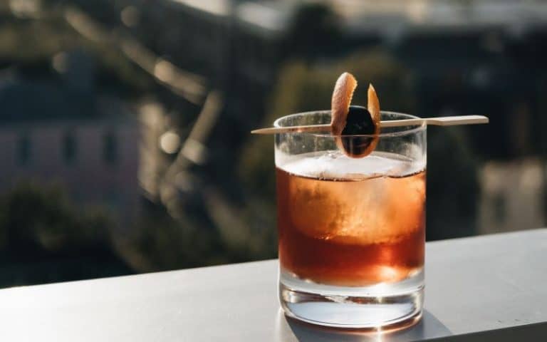 14 Rooftop Bars in Charleston for Sky-High Hangouts (2025)